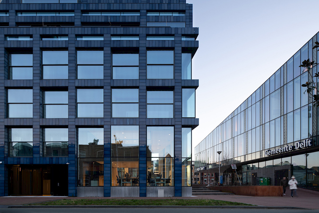 House of Delft: an iconic design that really suits Delft. The blue ...