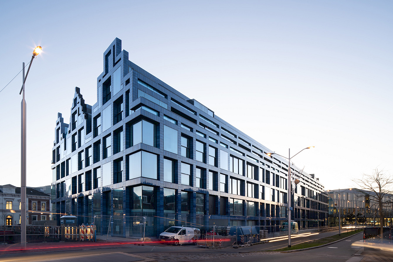 House of Delft: an iconic design that really suits Delft. The blue ...